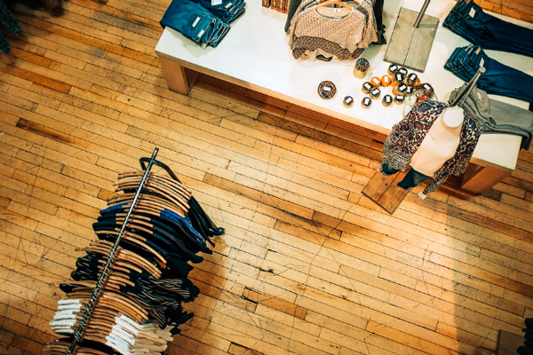 Regala prendas y complementos que son tendencia